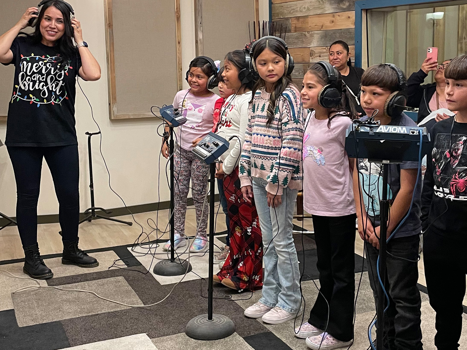 Mento Buru Spreads Holiday Cheer with Kern County Students | KCSOS News