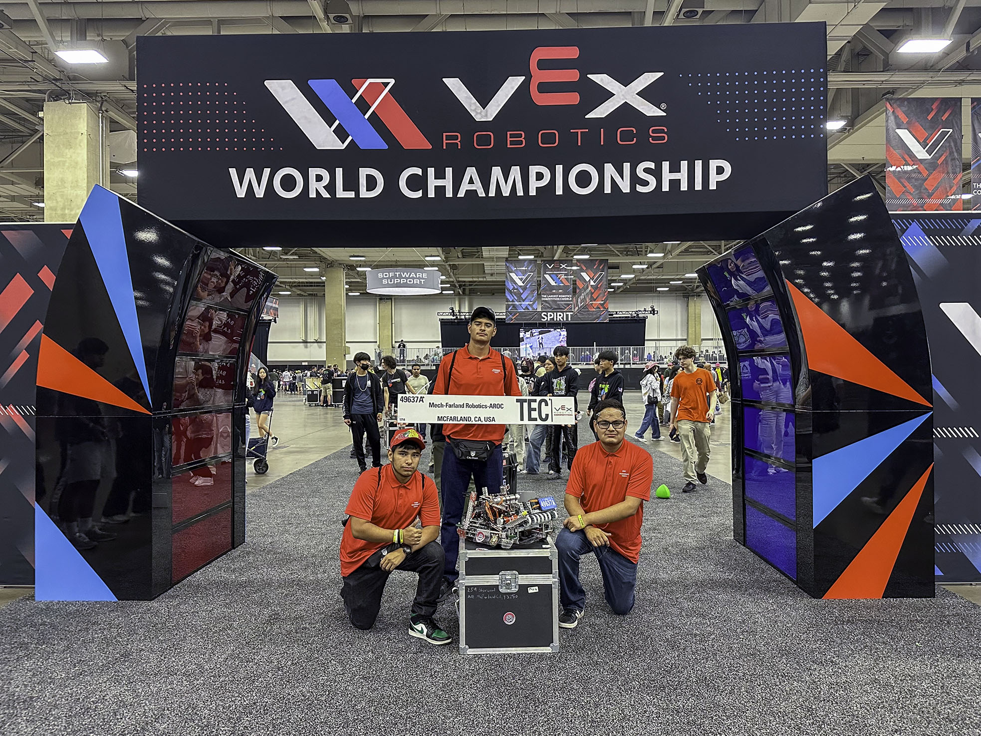 McFarland Robotics Team Makes Kern County History At World ...